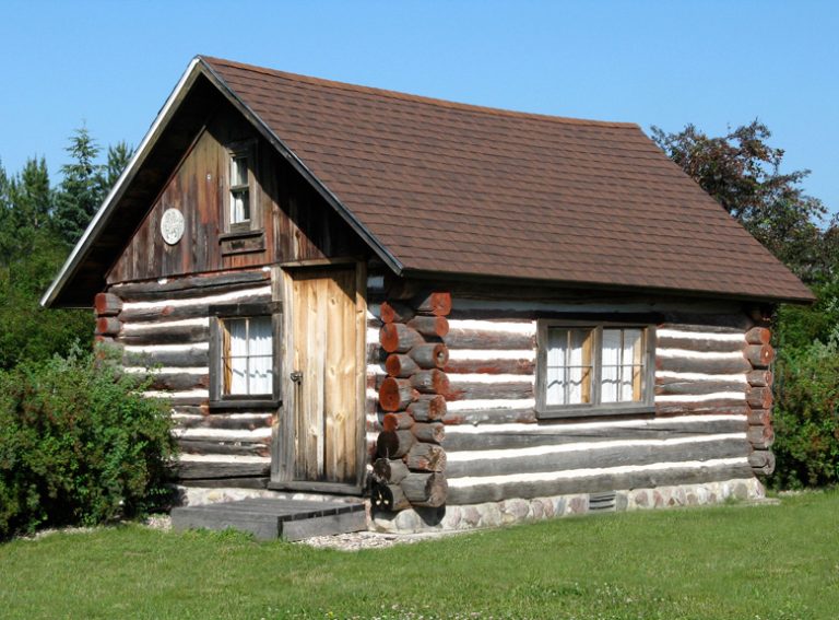 Log Cabin – Iola Historical Society
